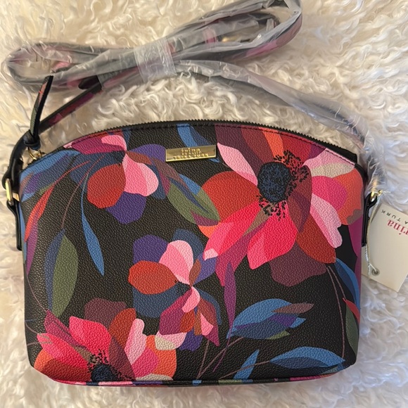 Trina Turk | Bags | Trina Turk Floral Crossbody Bag Black Pink Green ...